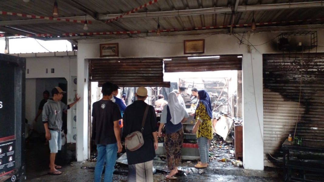 Tiga Bangunan Terbakar, Kerugian Capai Rp 500 Juta – BANYUMASEKSPRES.ID