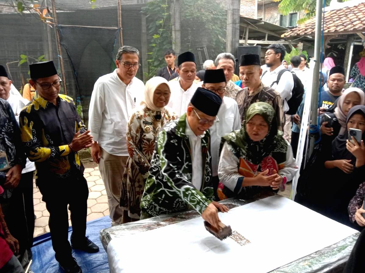Cak Imin Tinjau Pameran UMKM Wastra Kriya Festival 2025 di Kebumen ...